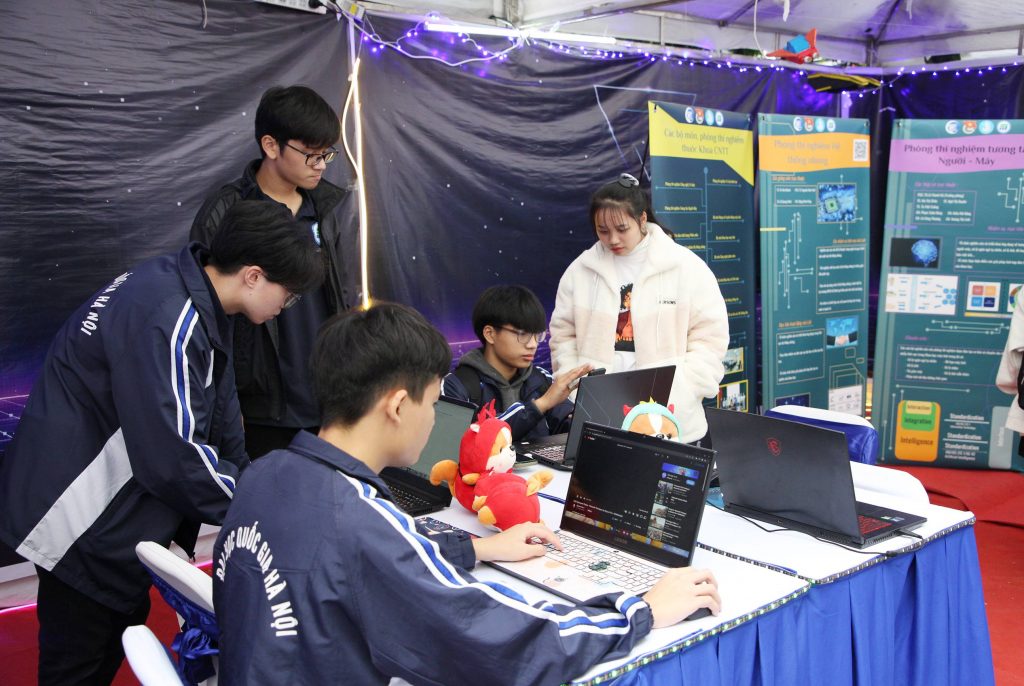 UET Connect 2022: Kết nối, hội nhập công nghệ mới - Trường Đại học Công ...